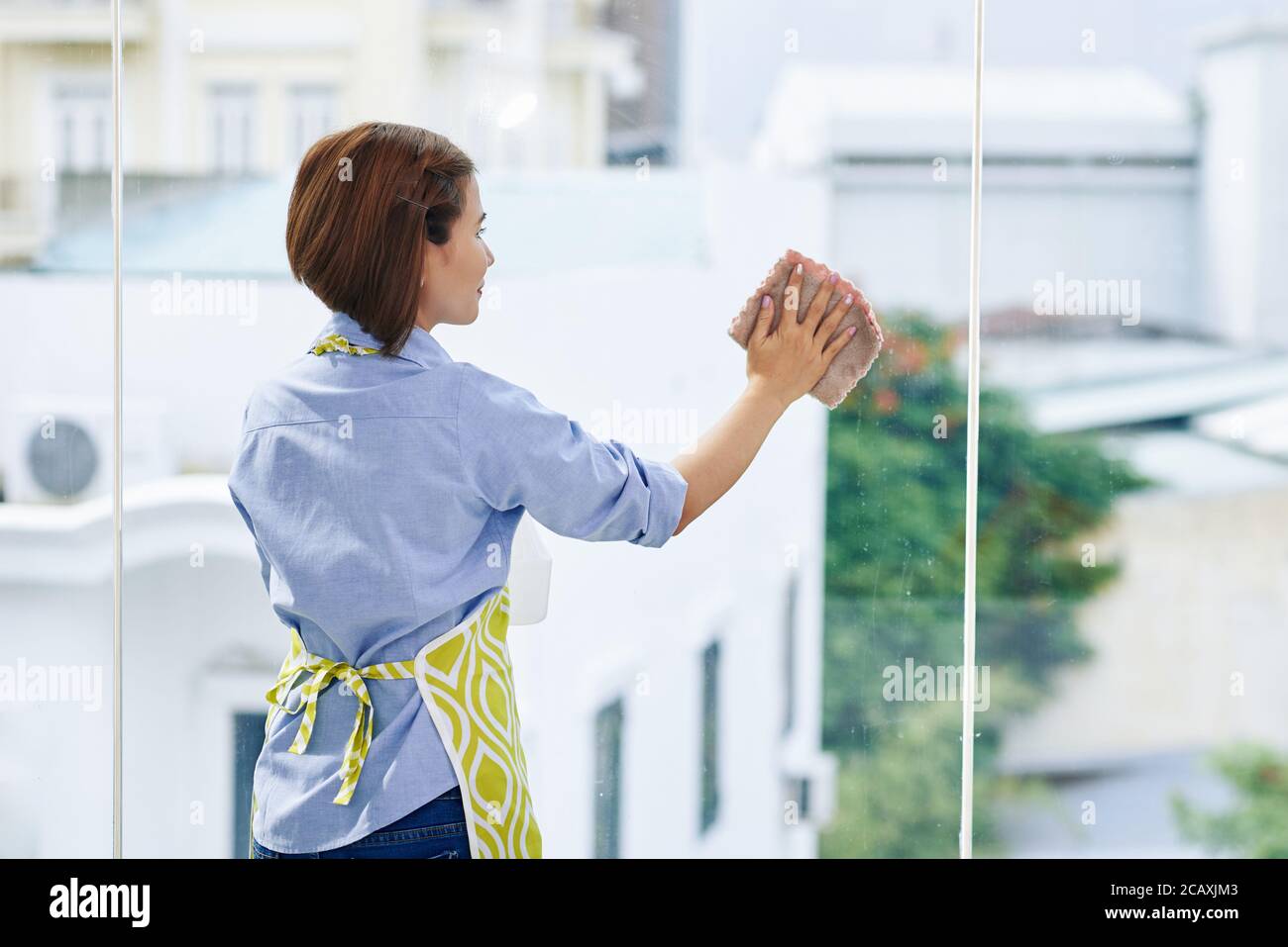 Apron windows hi-res stock photography and images - Alamy