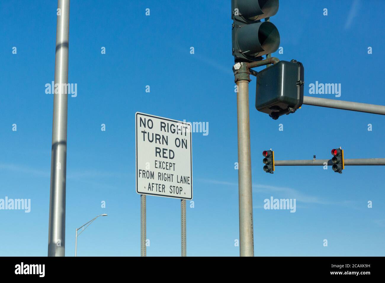 No right turn on red sign Stock Photo - Alamy