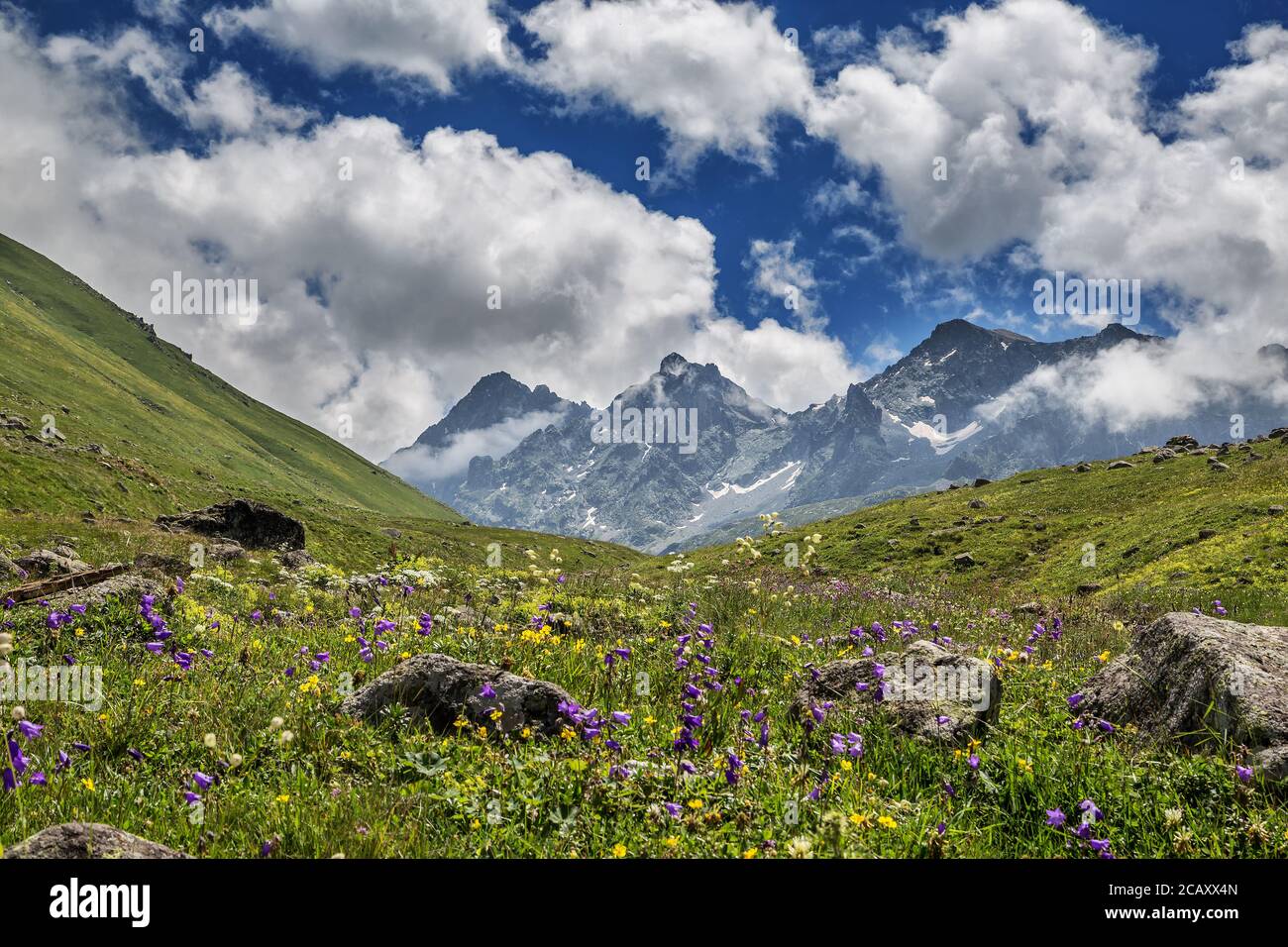 Turkey, the Kackar mountains, beautiful valleys and foothills of houses ...