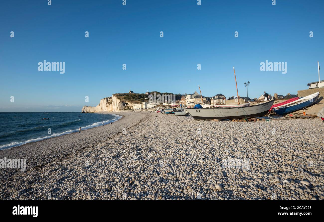 Cliffs of Etretat on the French channel coast Stock Photo - Alamy