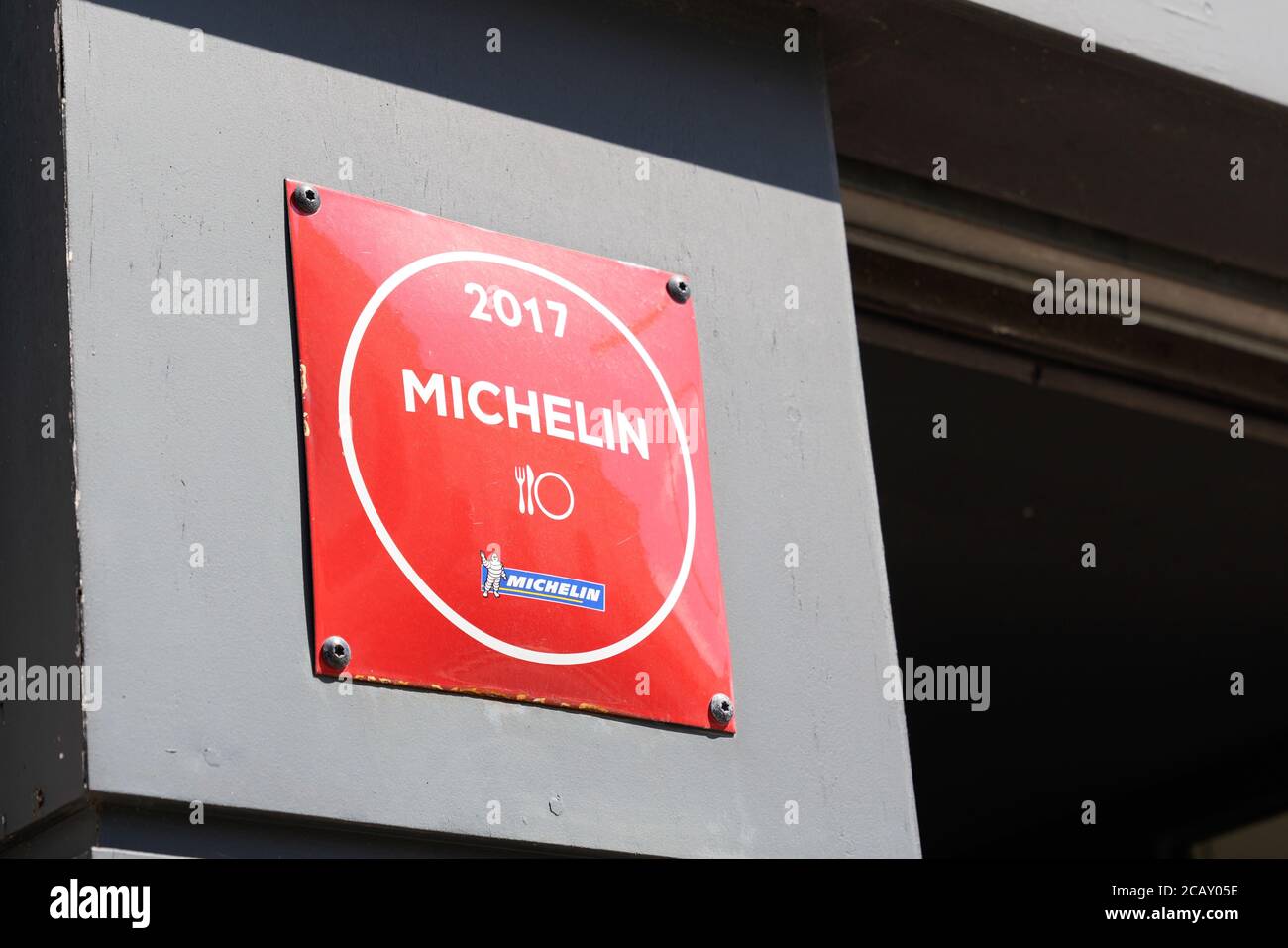 Michelin star logo hi-res stock photography and images - Alamy