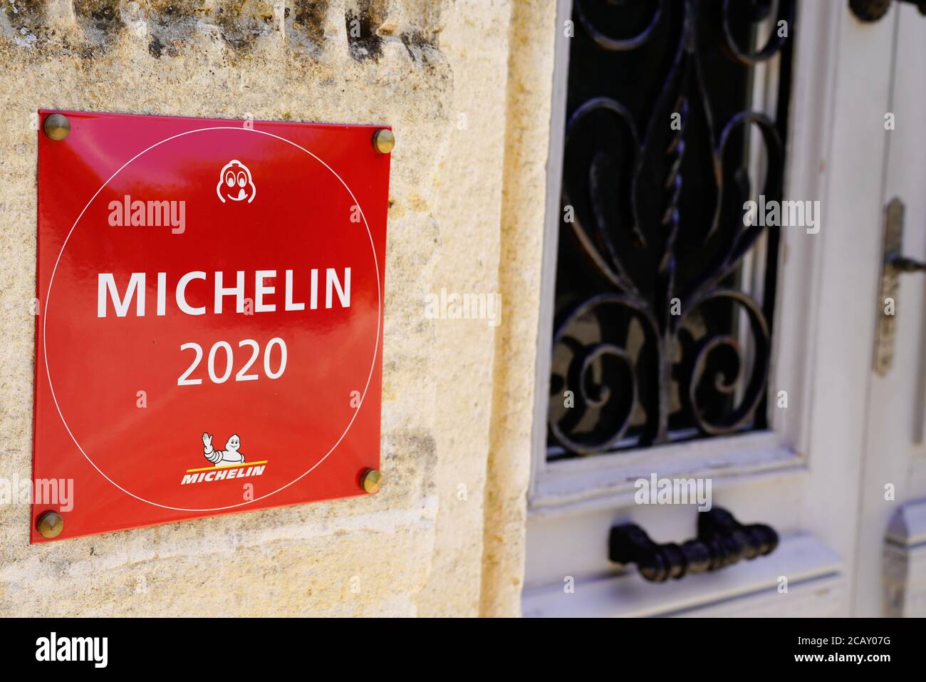 Michelin star food symbol hi-res stock photography and images - Alamy