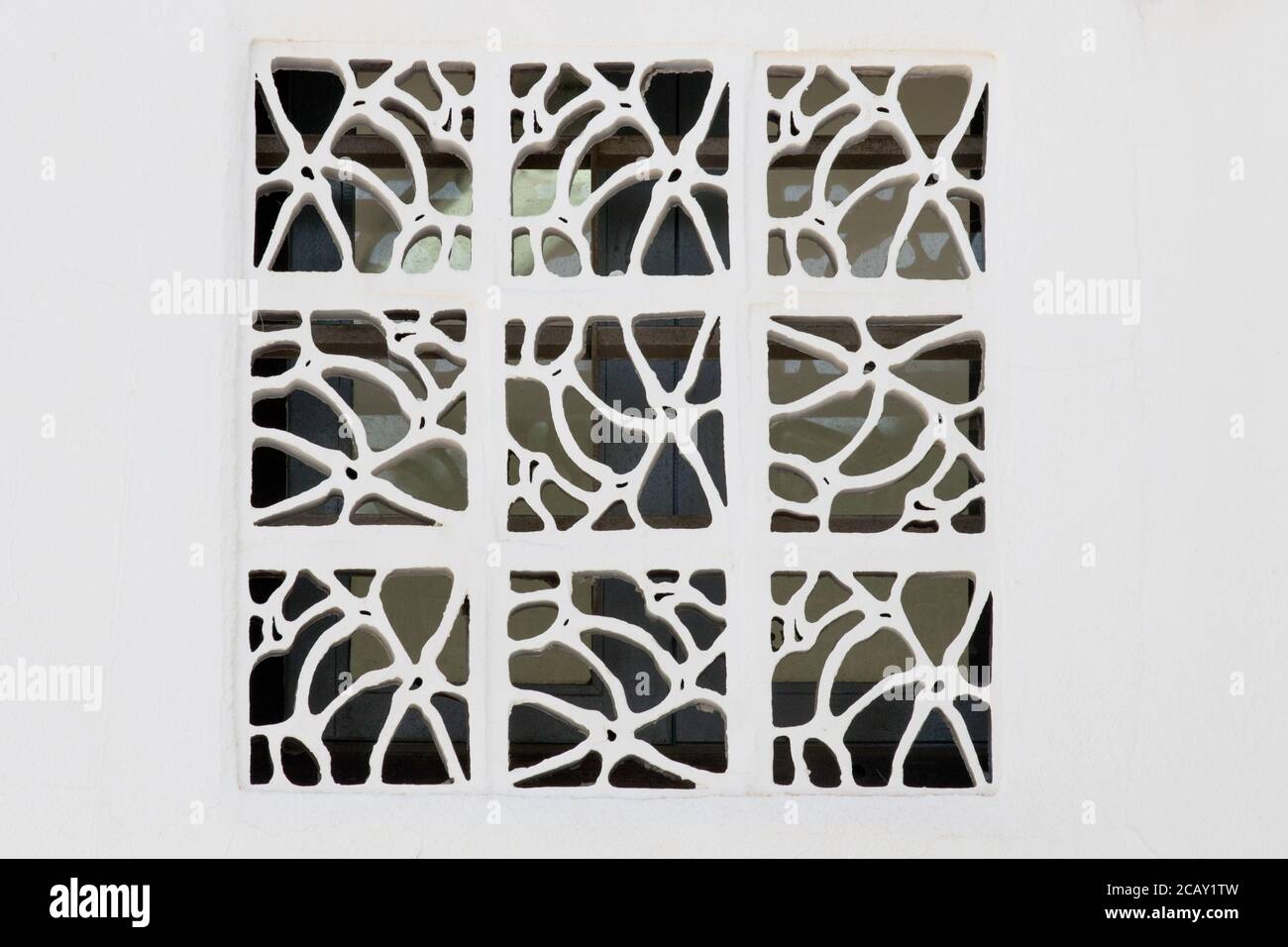 Screening wall hi-res stock photography and images - Alamy