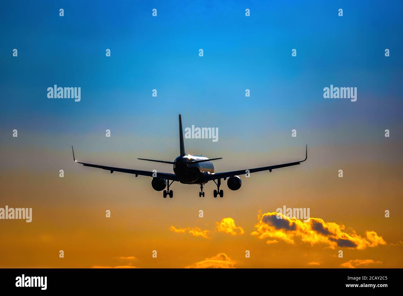 Red tail plane hi-res stock photography and images - Alamy