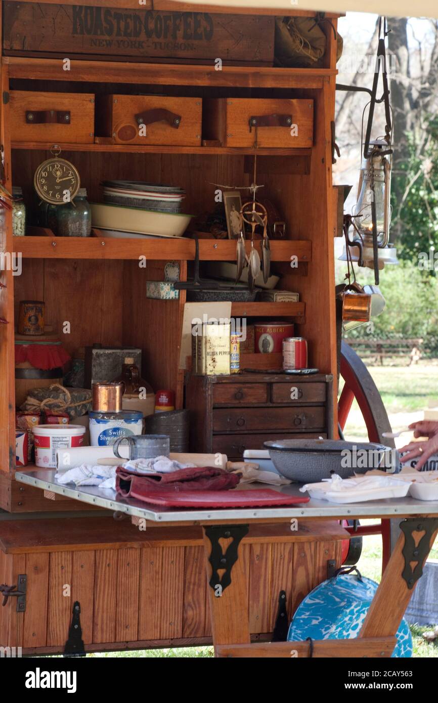 Chuck wagon food hi-res stock photography and images - Alamy