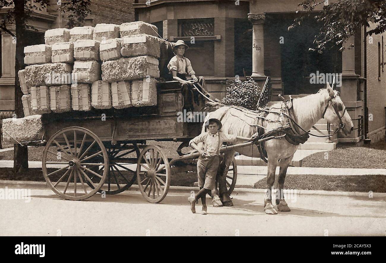Cotton wagon hi-res stock photography and images - Alamy