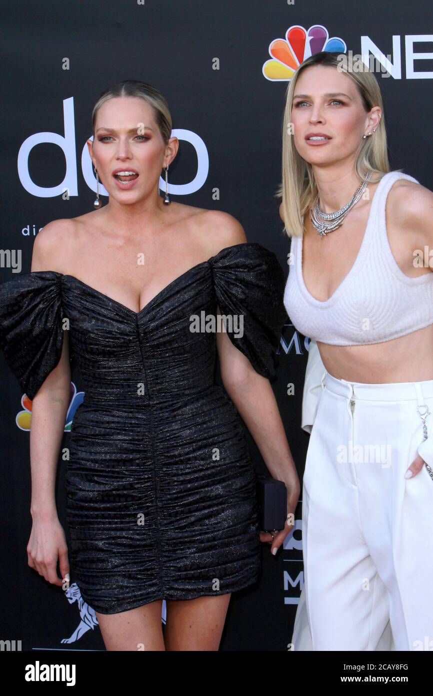 Las Vegas May 1 Erin Foster Sara Foster At The 2019 Billboard Music