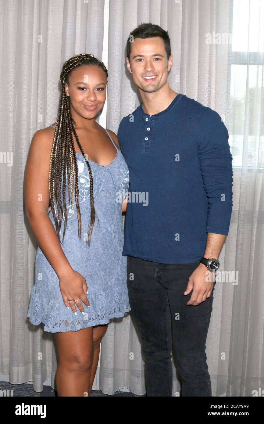 Nia sioux matthew atkinson hi-res stock photography and images - Alamy