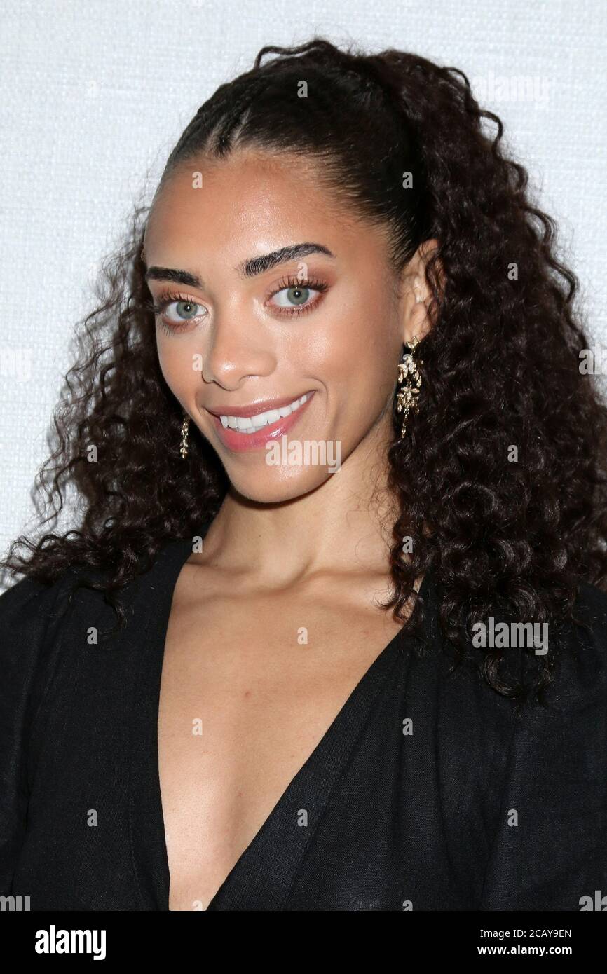 LOS ANGELES - JUN 22: Kiara Barnes at the Bold and the Beautiful Fan ...