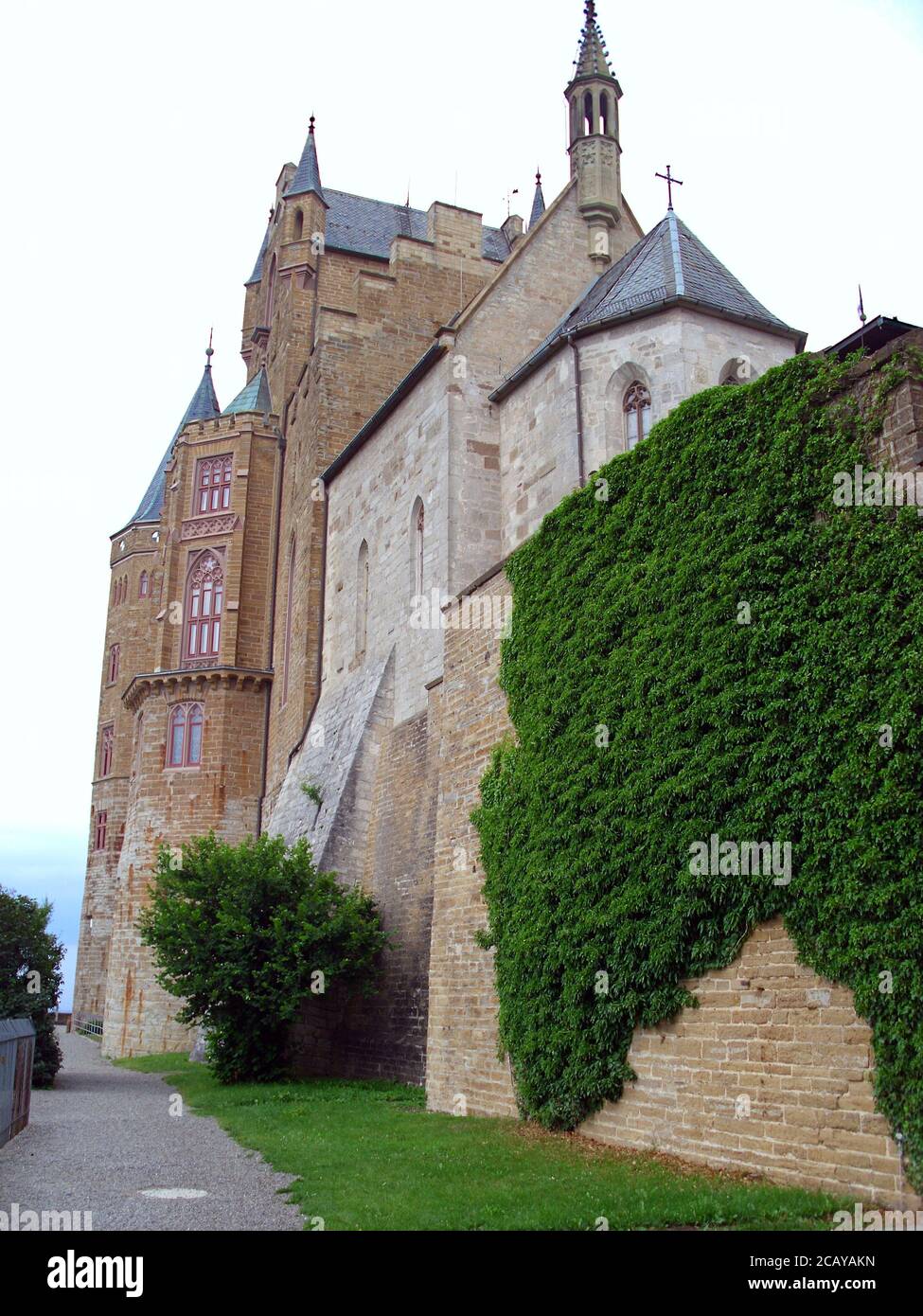 Castle profile hi-res stock photography and images - Alamy