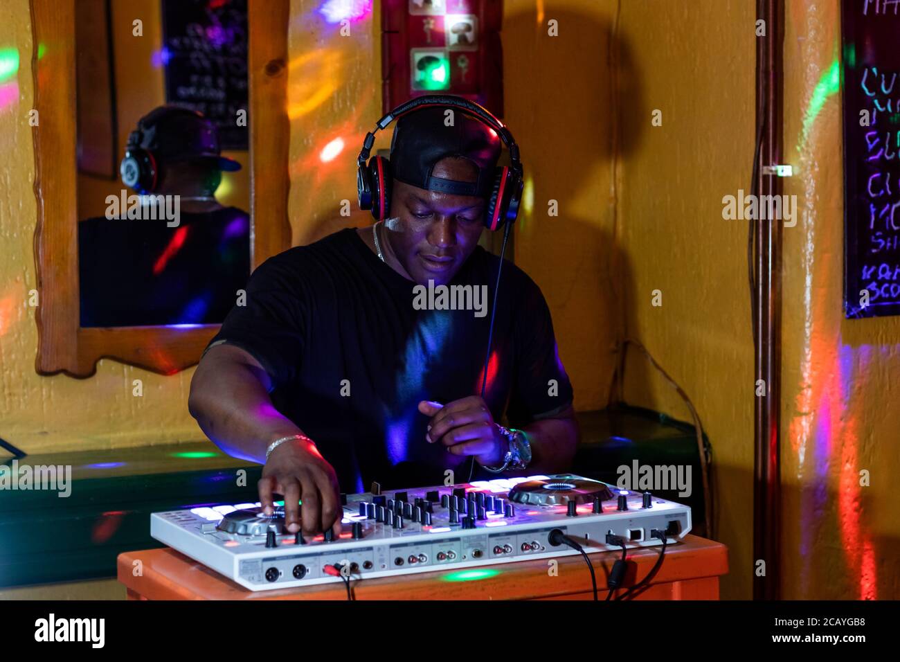 Disc jockey machine hi-res stock photography and images - Alamy