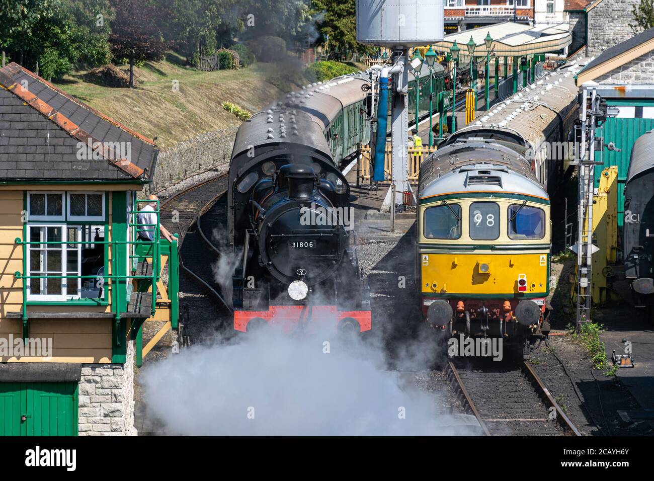 Swanage railway station platform hi-res stock photography and images ...