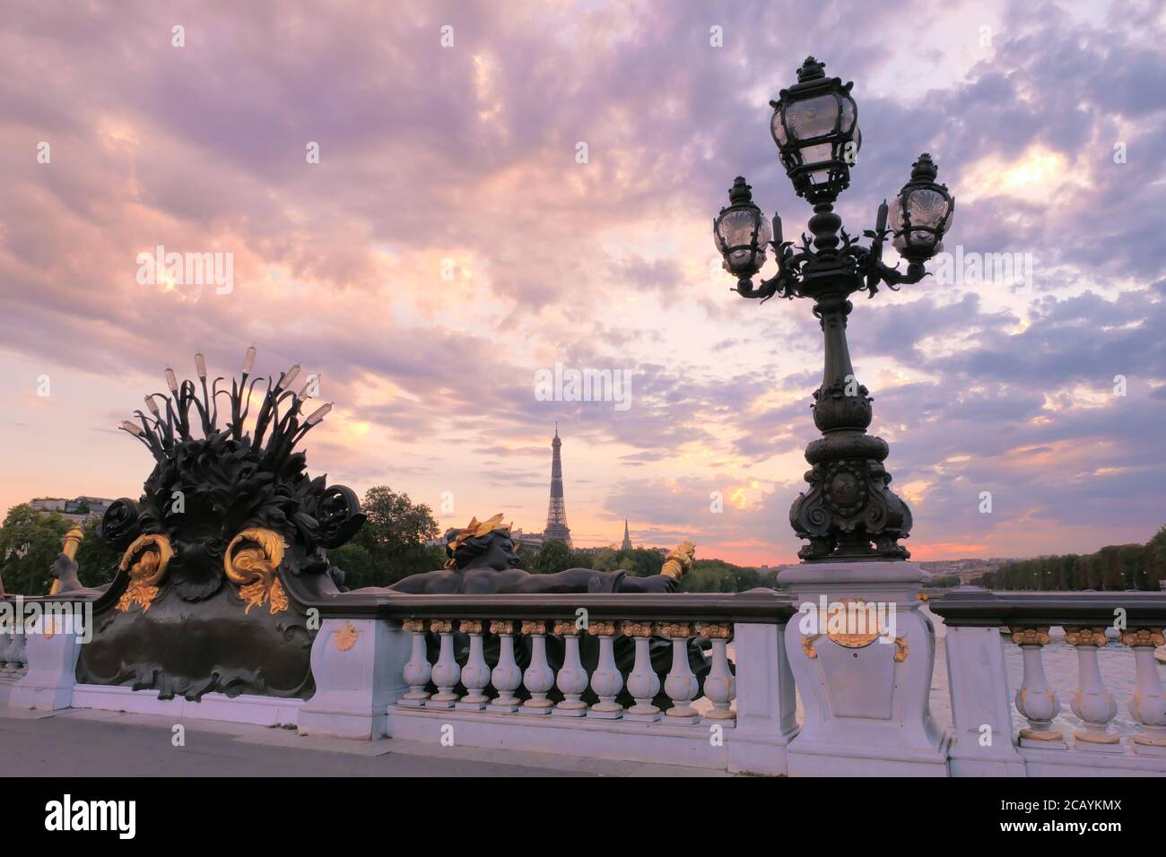 Parisian sunset hi-res stock photography and images - Alamy