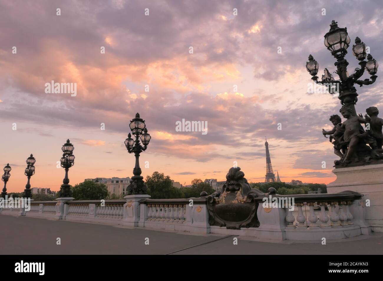 Parisian sunset hi-res stock photography and images - Alamy