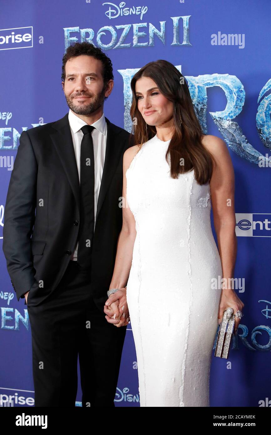 LOS ANGELES - NOV 7: Aaron Lohr, Idina Menzel at the "Frozen 2" LA ...