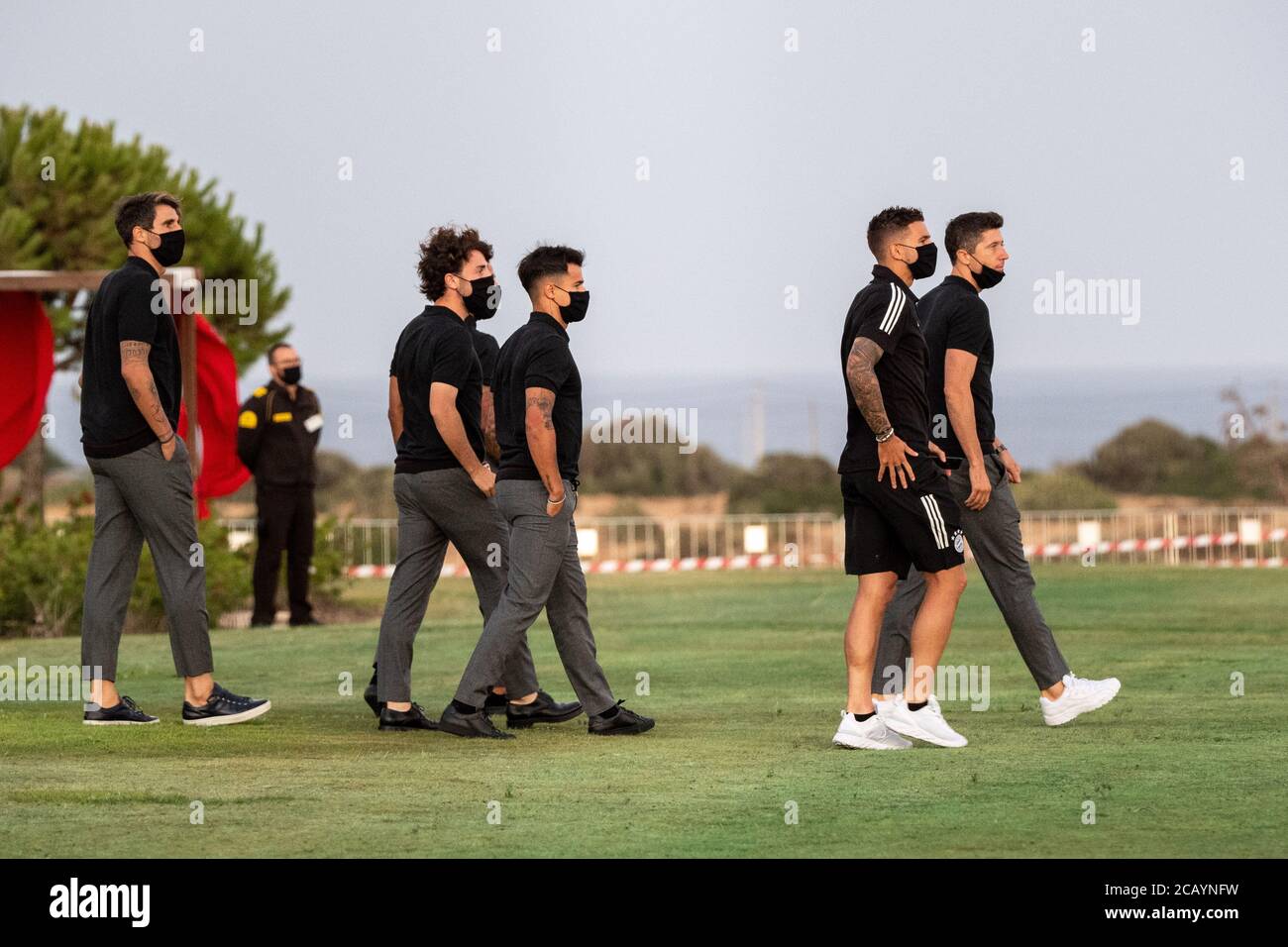 Lagos, Portugal. 09th Aug, 2020. Football: Champions League, FC Bayern ...