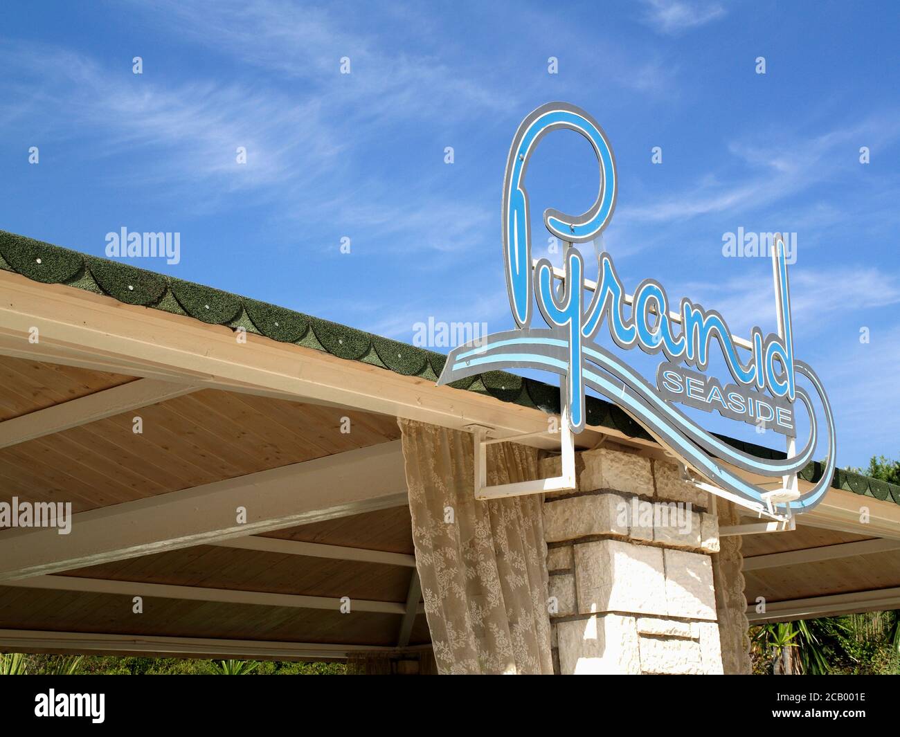 Pyramid Restaurant & Cafe, A luxury Restaurant, a Cocktail Bar by the ...