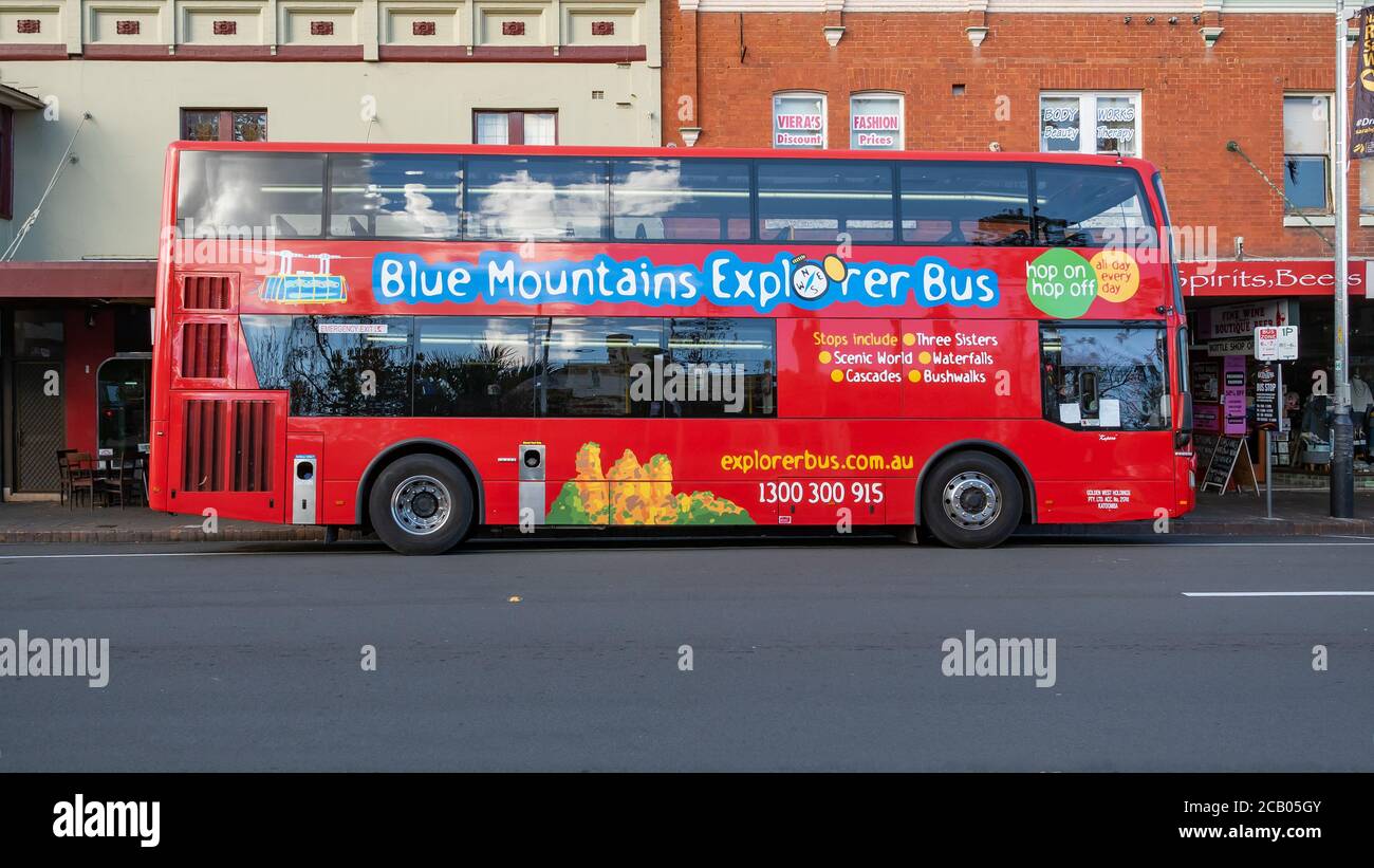 Explorer bus hi-res stock photography and images - Alamy