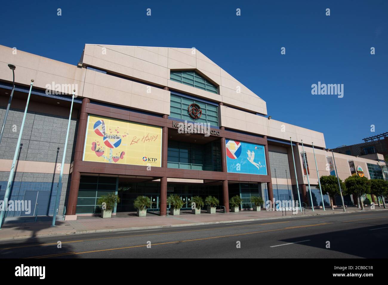 Los Angeles, California, USA – August 3, 2020: street view of Koreatown ...