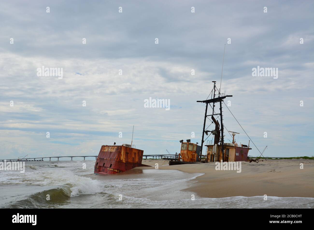 The fishing trawler Ocean Pursuit stranded on the beach off Oregon ...