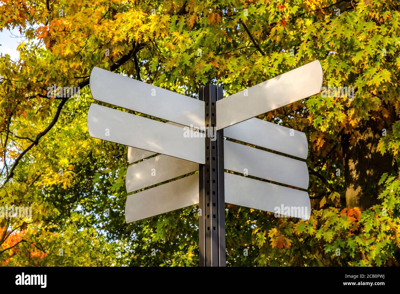 Blank signs in park hi-res stock photography and images - Alamy