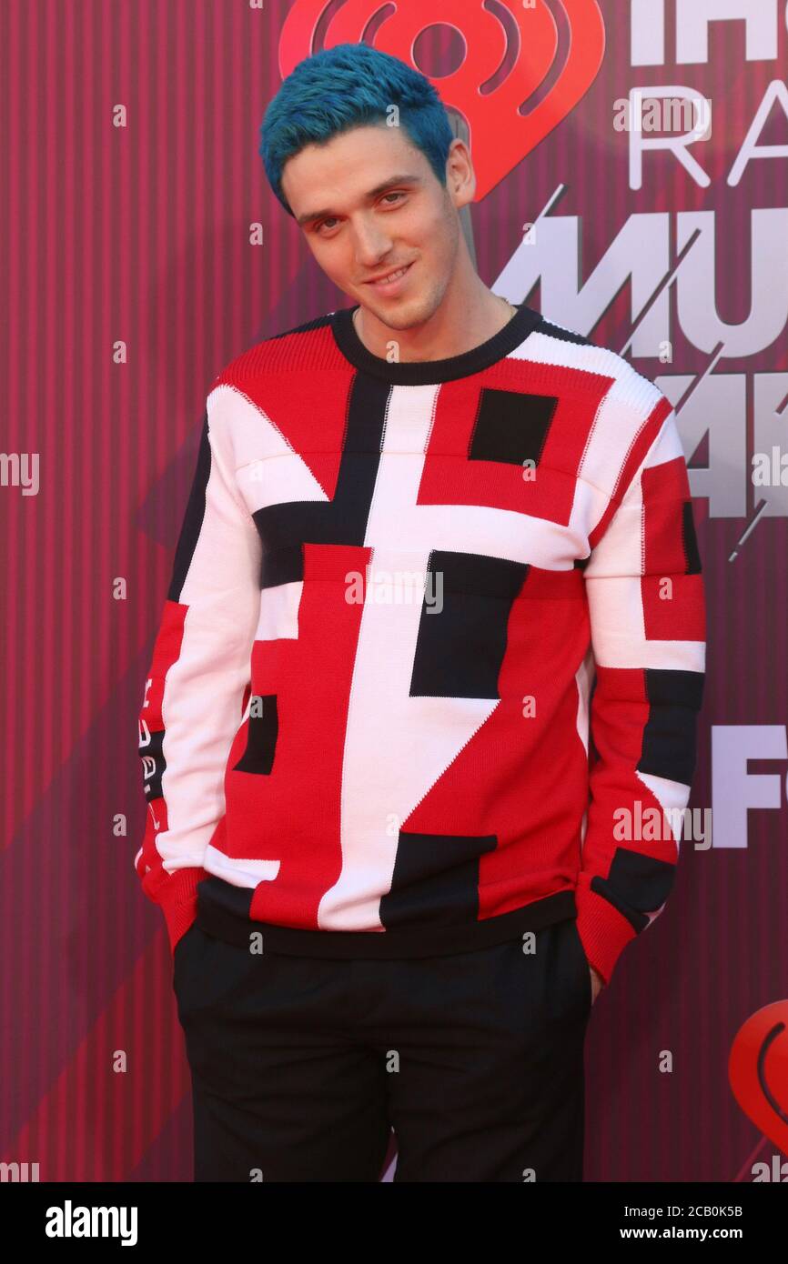 LOS ANGELES - MAR 14: Lauv, Ari Staprans Leff at the iHeart Radio Music ...