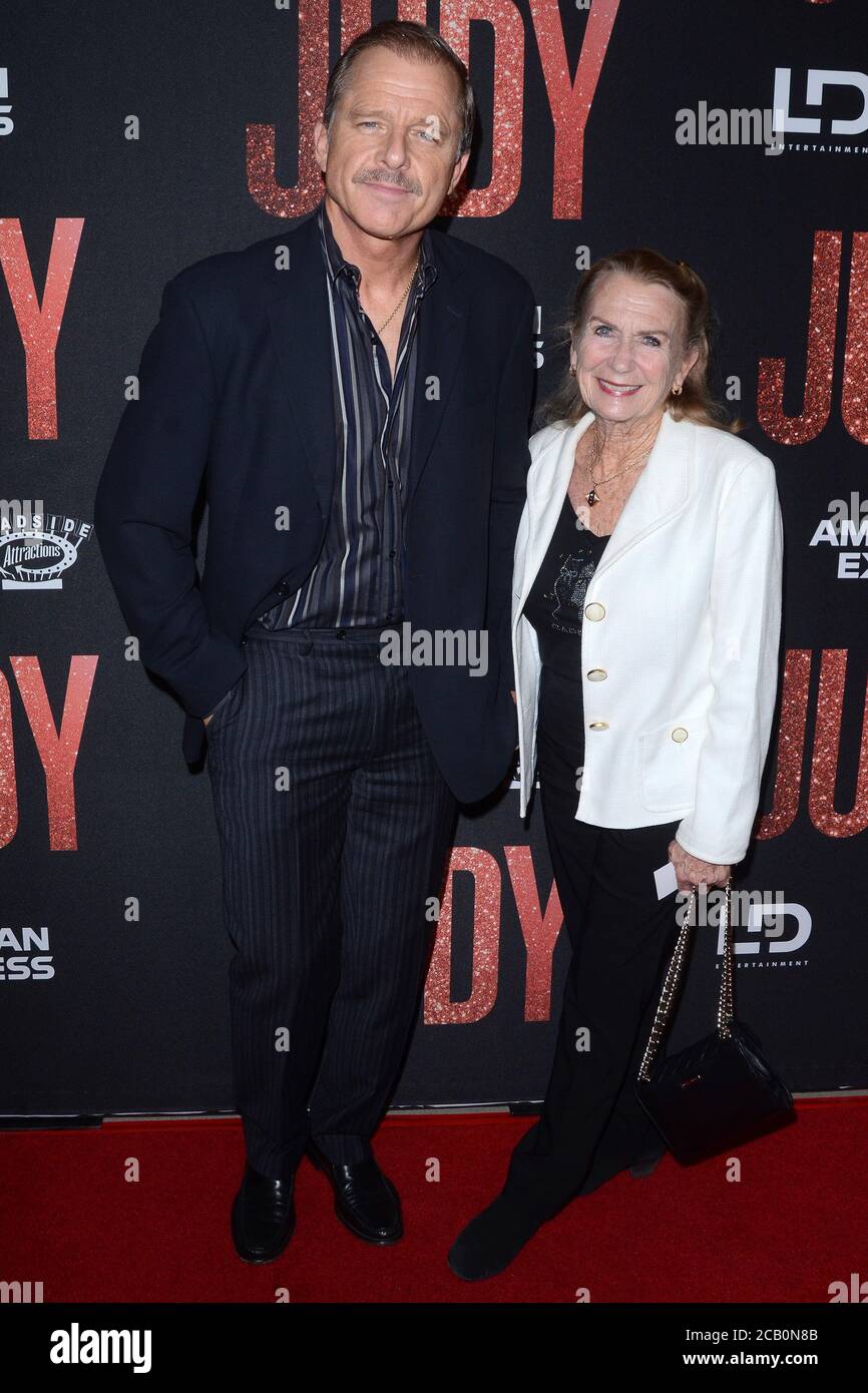 LOS ANGELES - SEP 19: Maxwell Caulfield, Juliet Mills at the "Judy ...