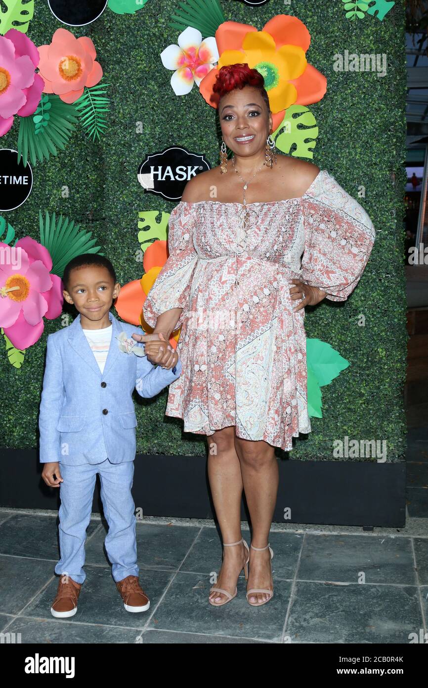LOS ANGELES - MAY 20: Quincy Morgan, Mother at the Lifetime TV Summer ...