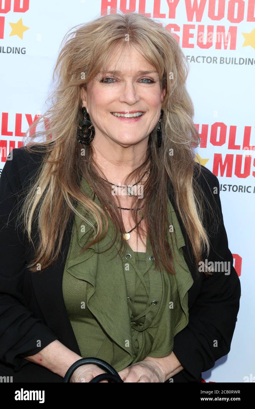 LOS ANGELES - APR 24: Susan Olsen at the Lucille Ball Lobby Tribute ...