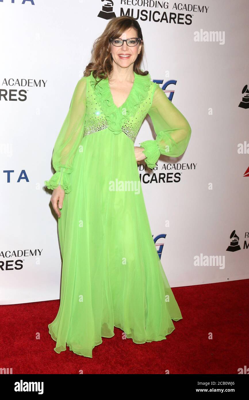 LOS ANGELES - FEB 8: Lisa Loeb at the MusiCares Person of the Year Gala ...