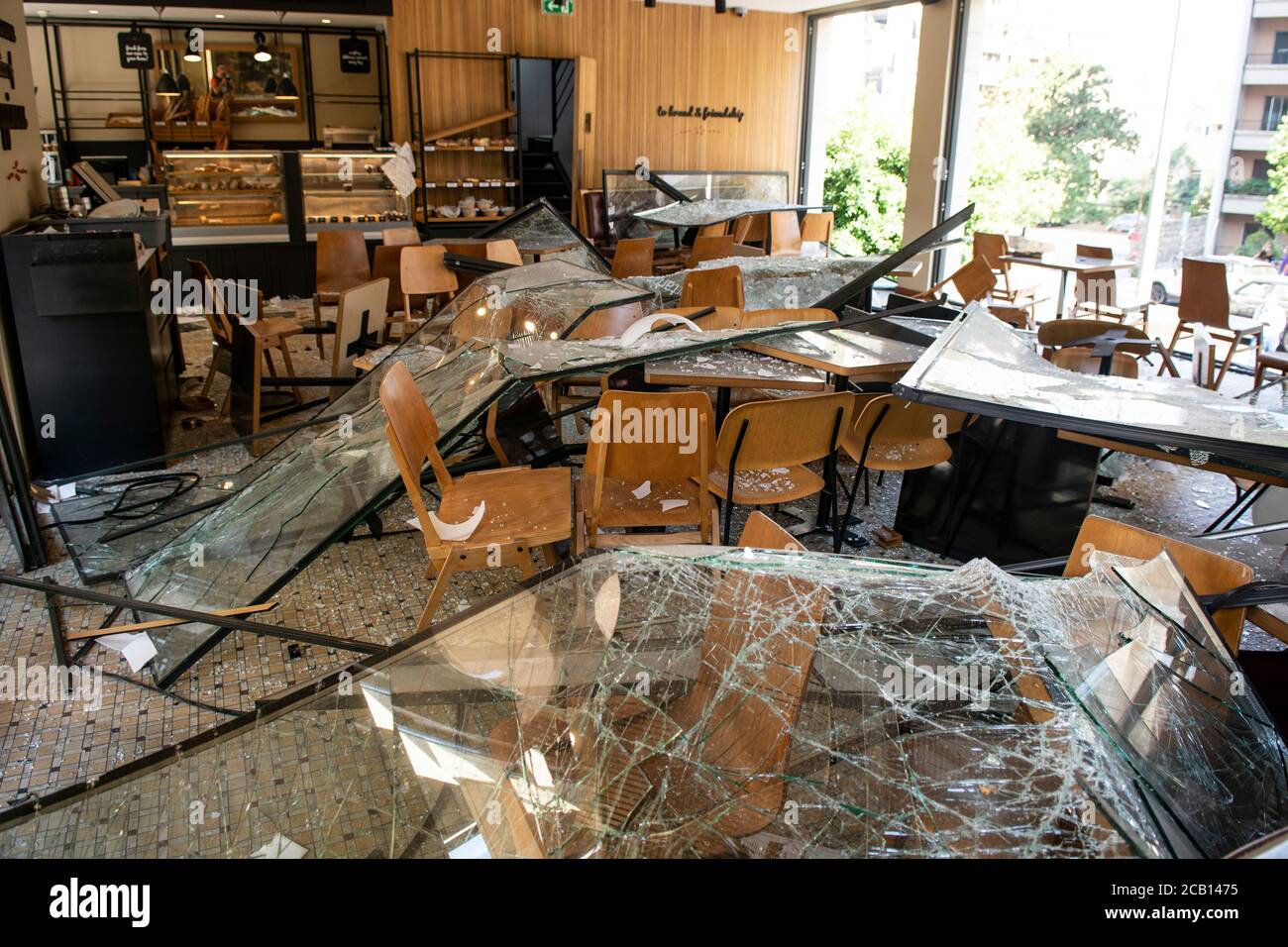 Broken tables hi-res stock photography and images - Alamy