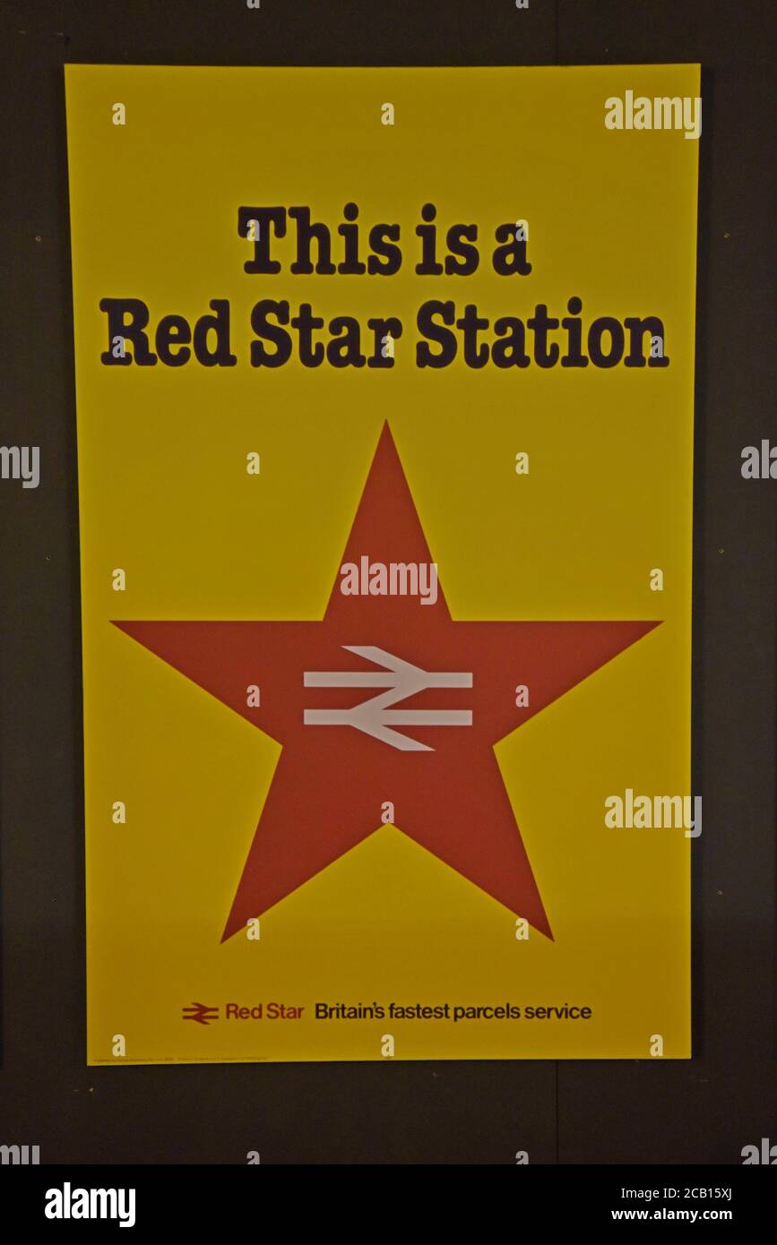 Red star parcels hi-res stock photography and images - Alamy