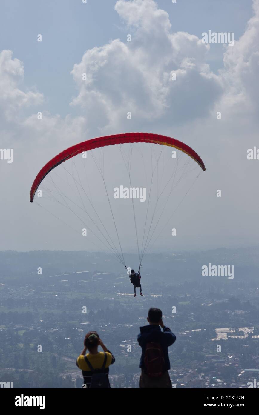 play paragliding beautiful scenery above the height Stock Photo - Alamy