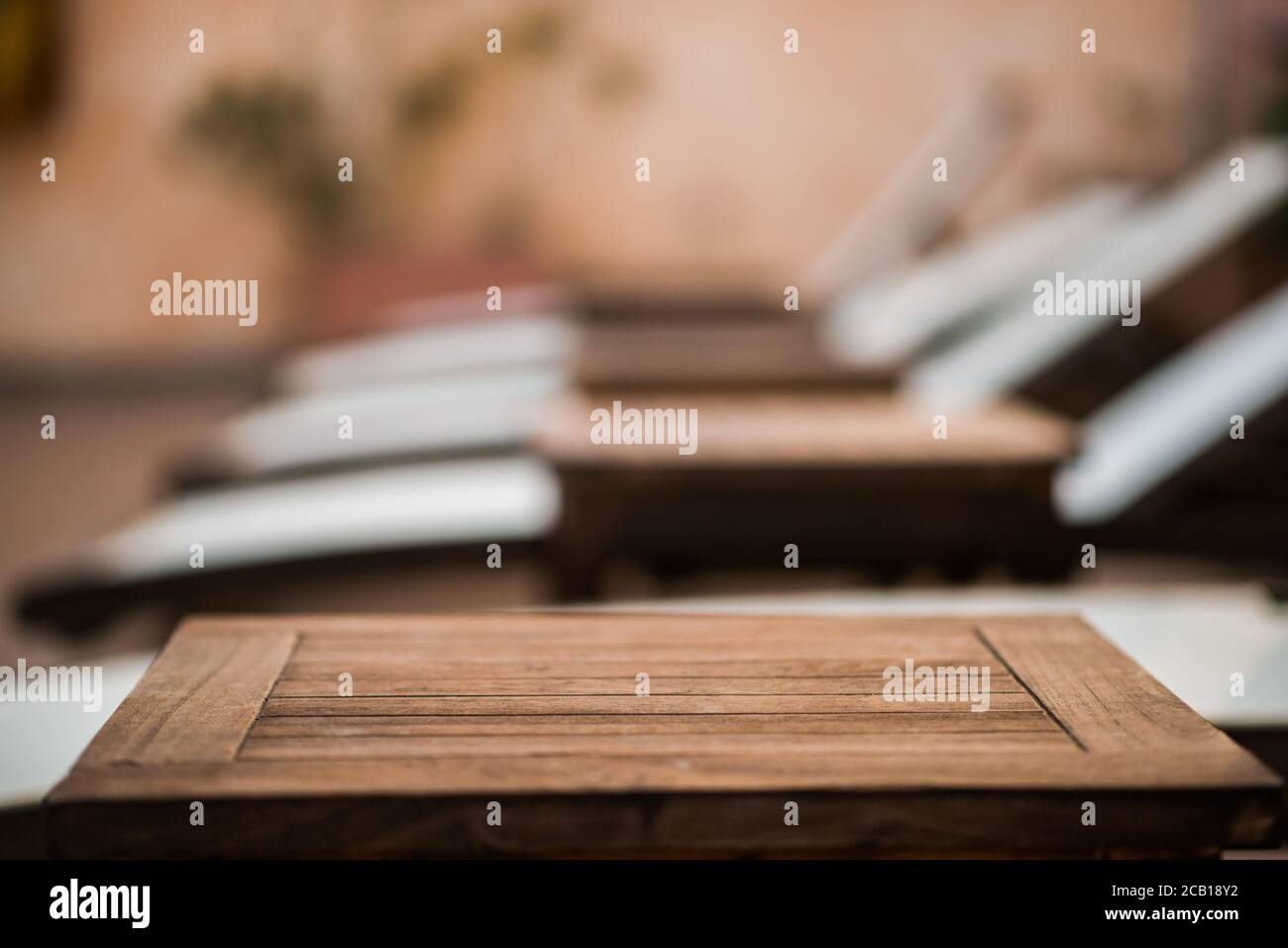 Restaurant table top up hi-res stock photography and images - Alamy