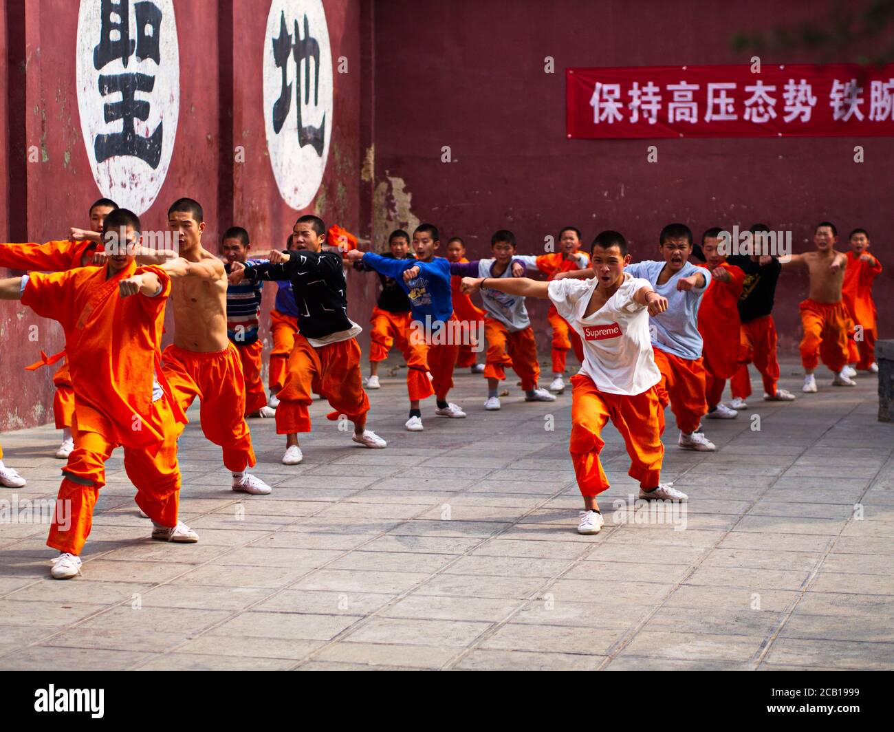 Shaolin monk student hi-res stock photography and images - Alamy