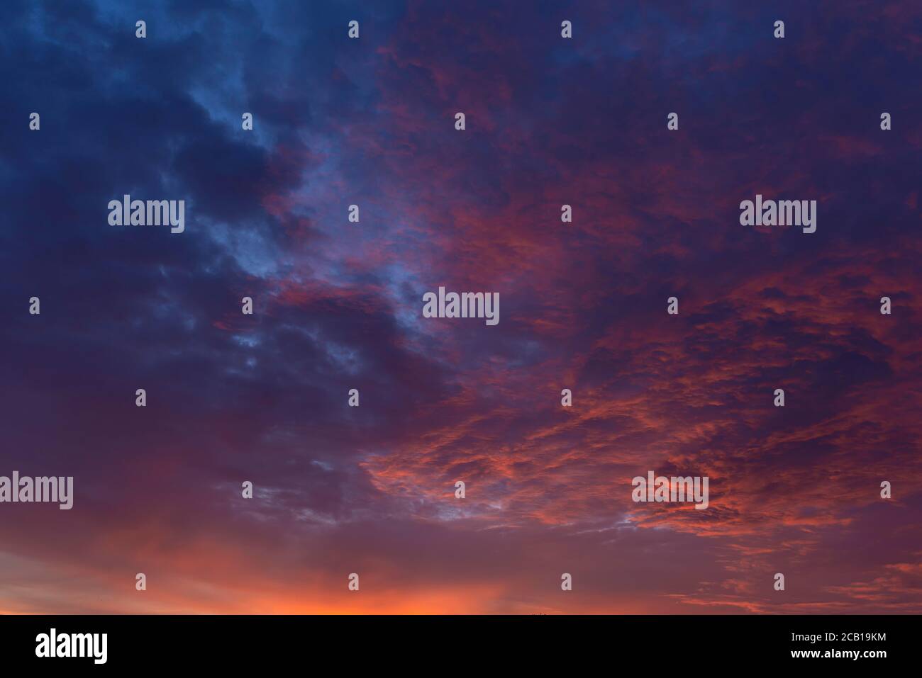 Red clouds hi-res stock photography and images - Alamy