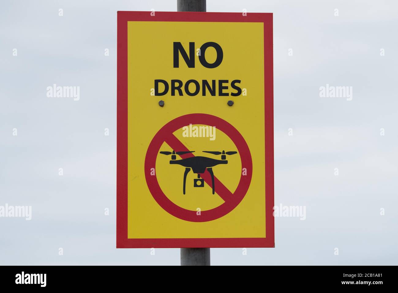 Drones not allowed sign hi-res stock photography and images - Alamy