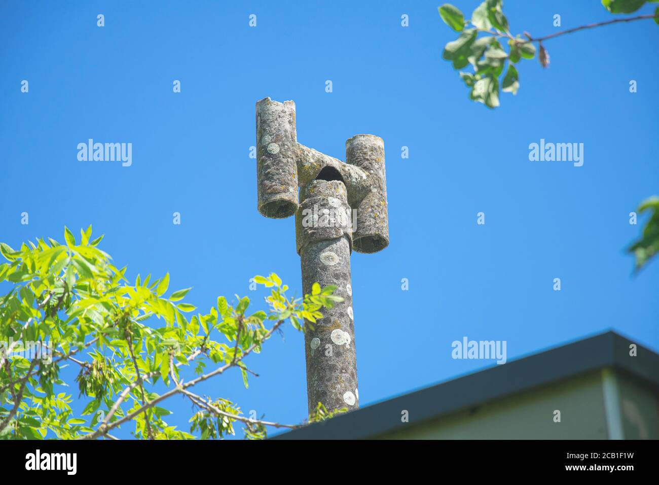 Blue asbestos hi-res stock photography and images - Alamy