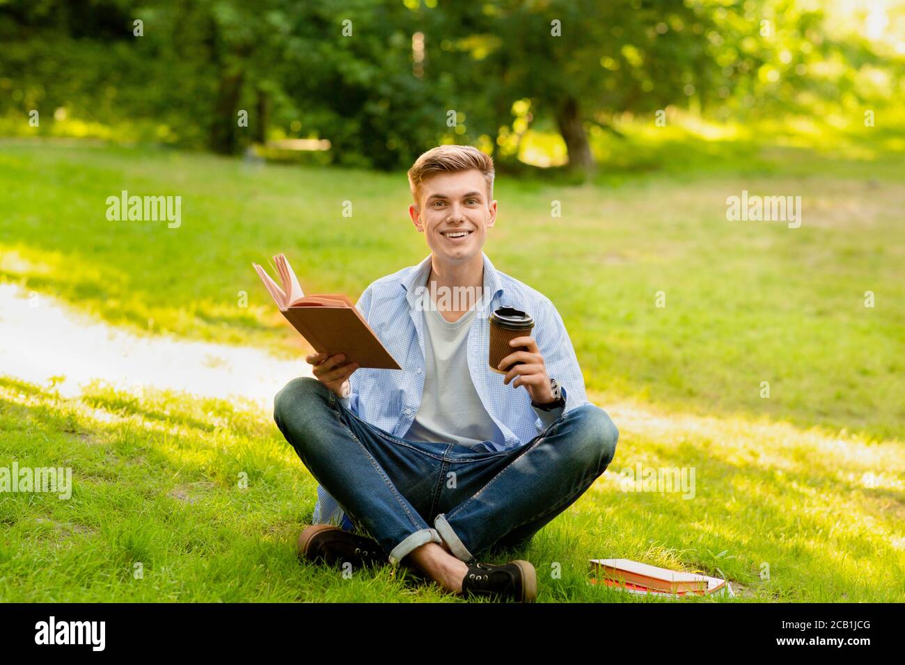 Book outdoors hi-res stock photography and images - Alamy