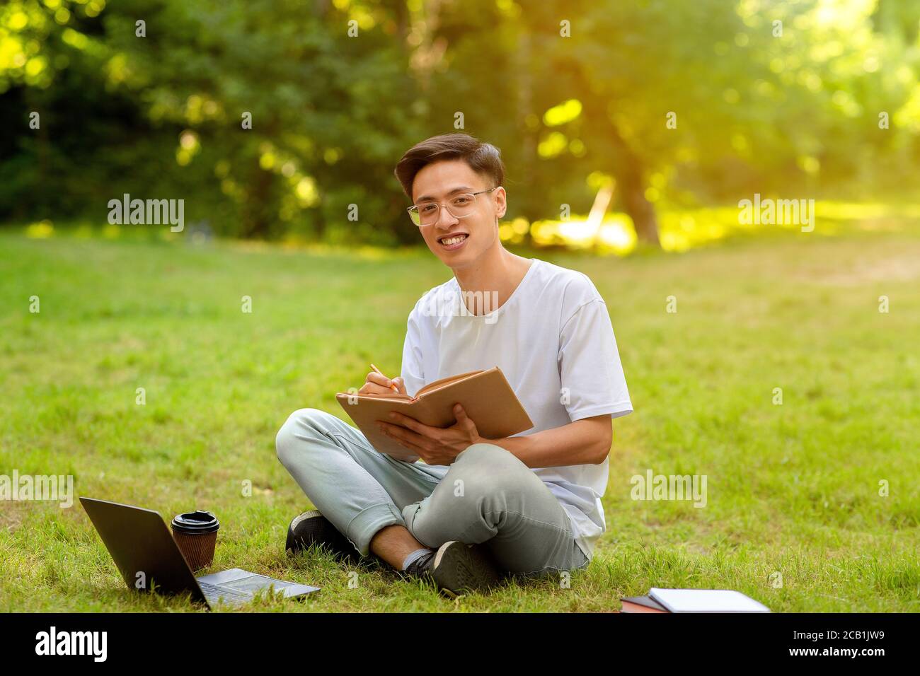 Note editor hi-res stock photography and images - Alamy