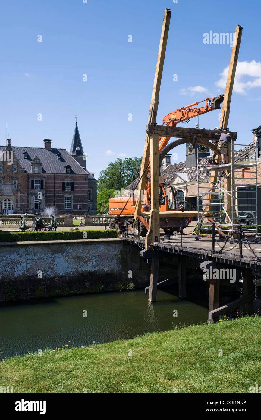 Medieval construction hi-res stock photography and images - Alamy