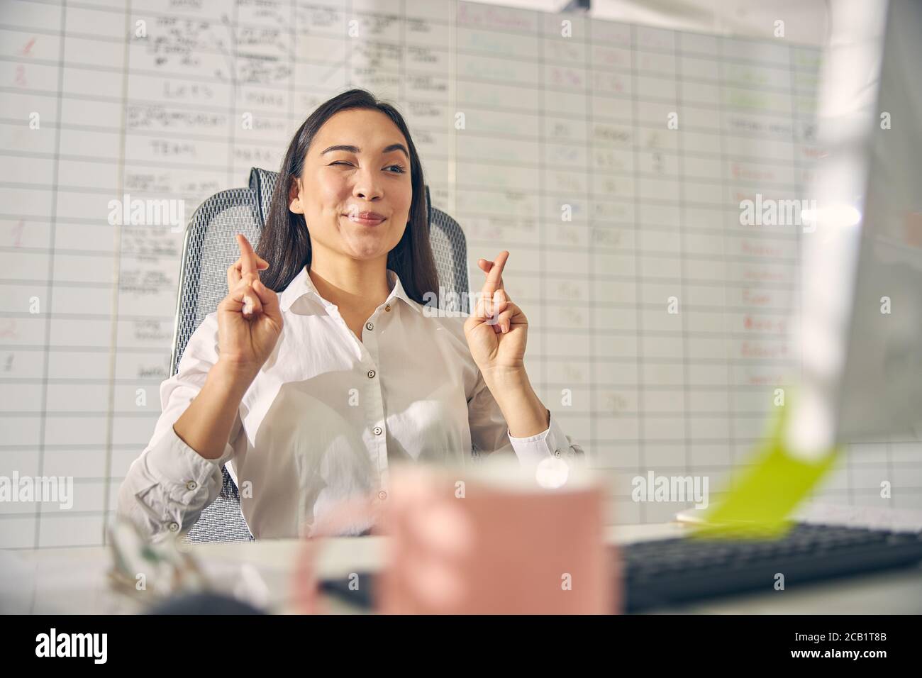 Woman staring distance computer hi-res stock photography and images - Alamy