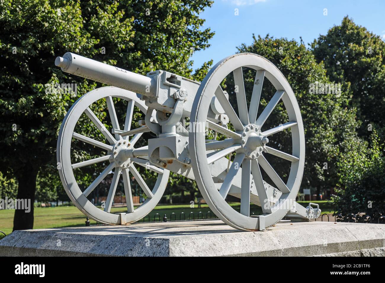 Hms doris hi-res stock photography and images - Alamy
