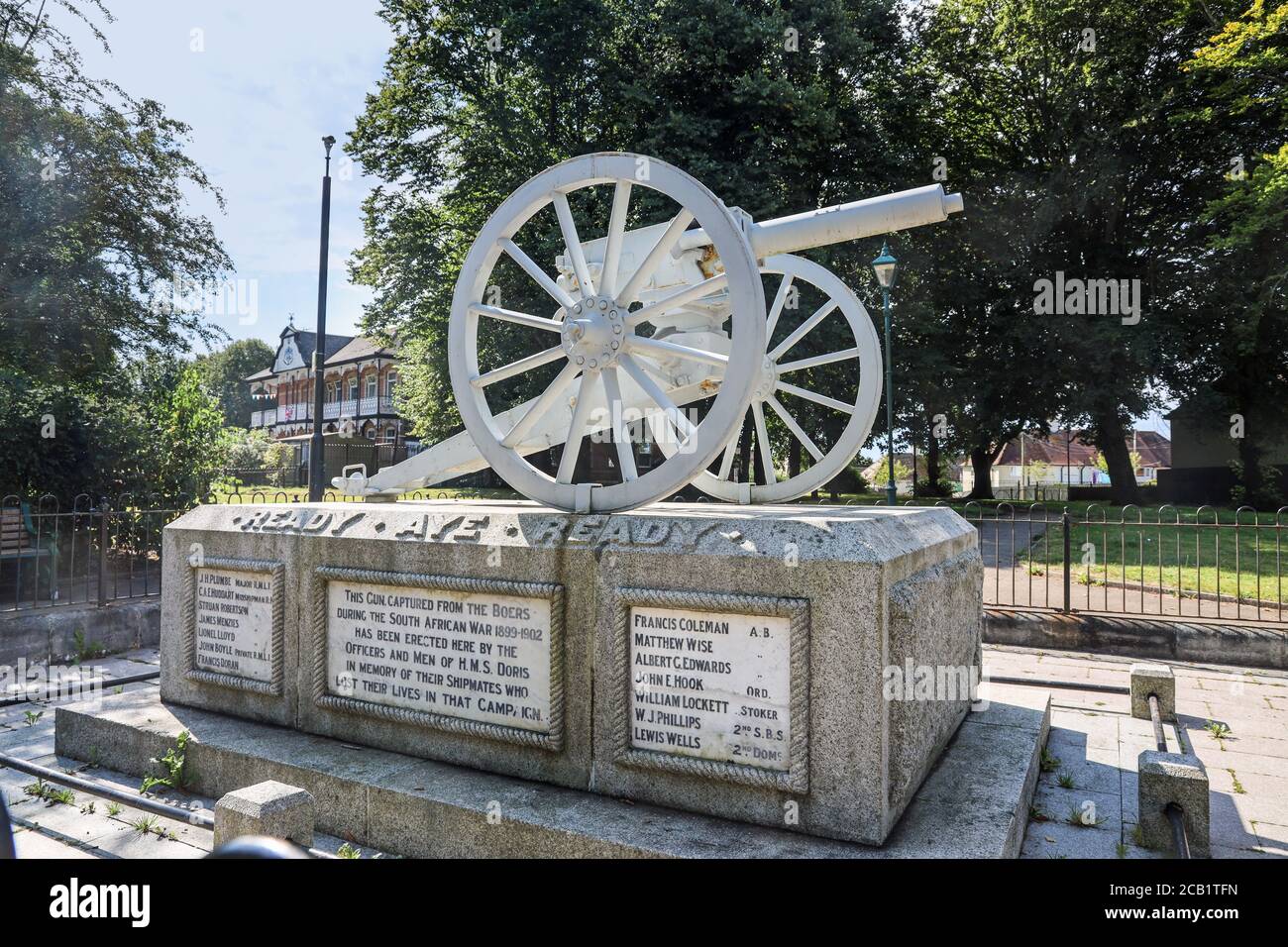 Hms doris hi-res stock photography and images - Alamy