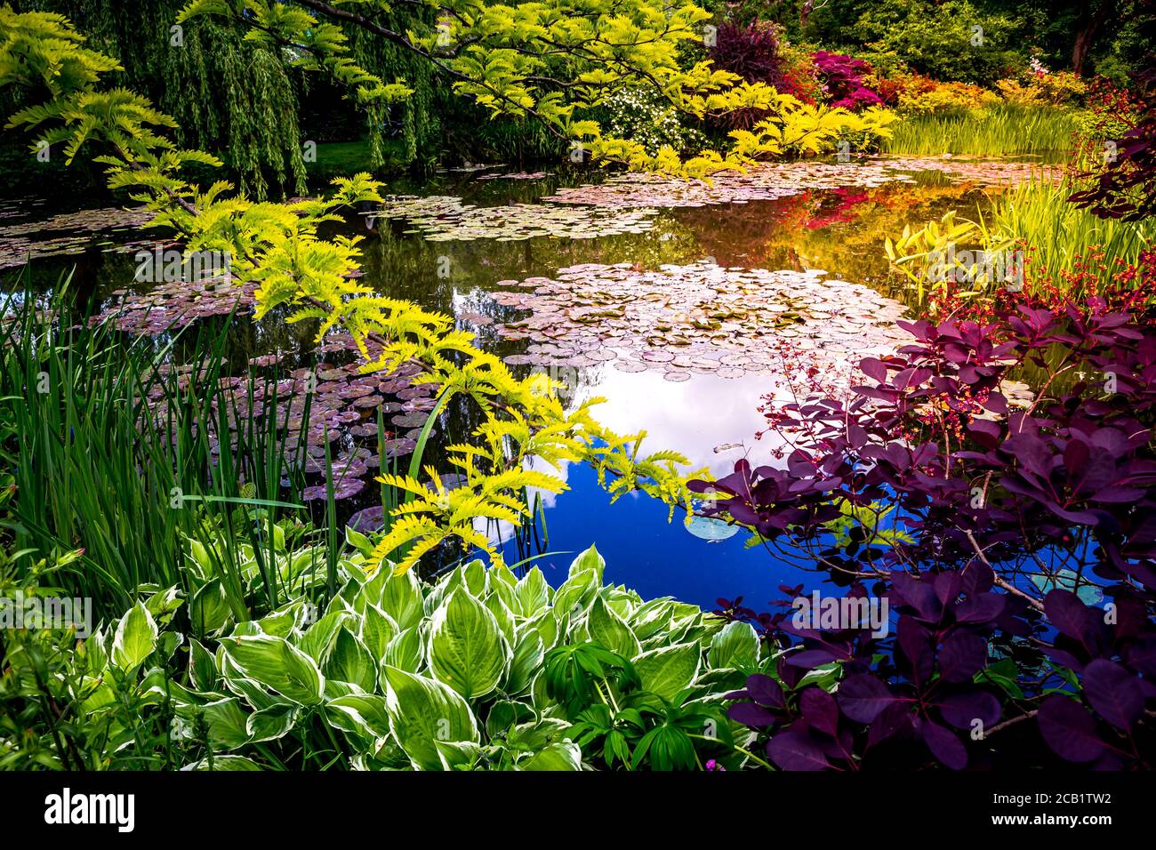 GIVERNY, FRANCE, MAY 21, 2015 : impressionists gardens and ponds of ...