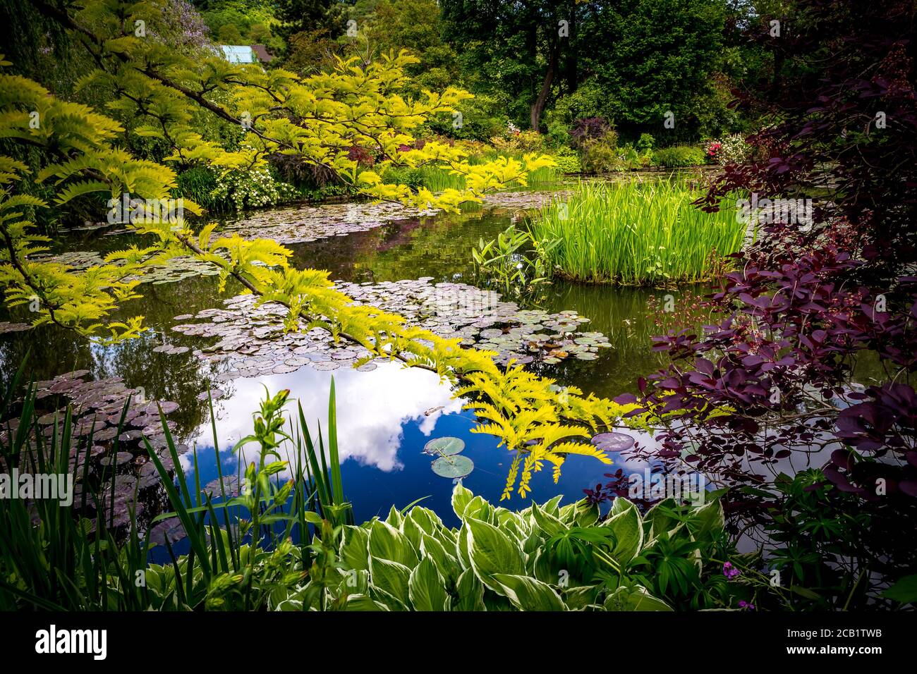 GIVERNY, FRANCE, MAY 21, 2015 : impressionists gardens and ponds of ...