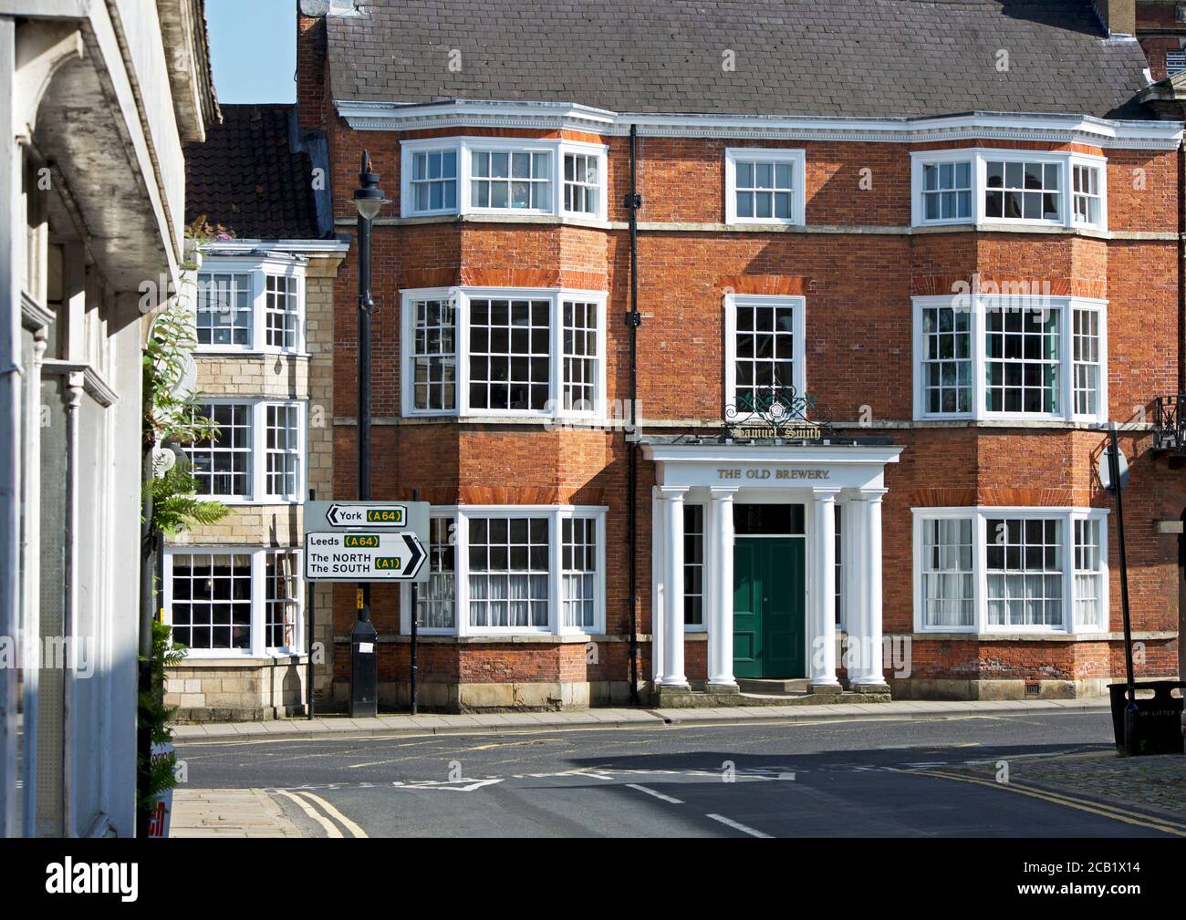 Bridge Street in Tadcaster, North Yorkshire, England UK Stock Photo - Alamy