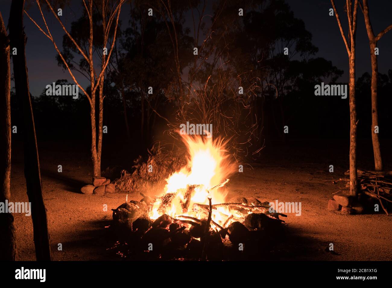 Campfire outback australia hi-res stock photography and images - Alamy
