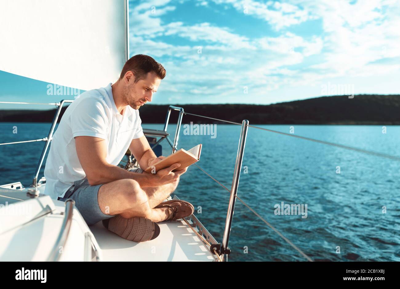 Sailing adventure man hi-res stock photography and images - Alamy