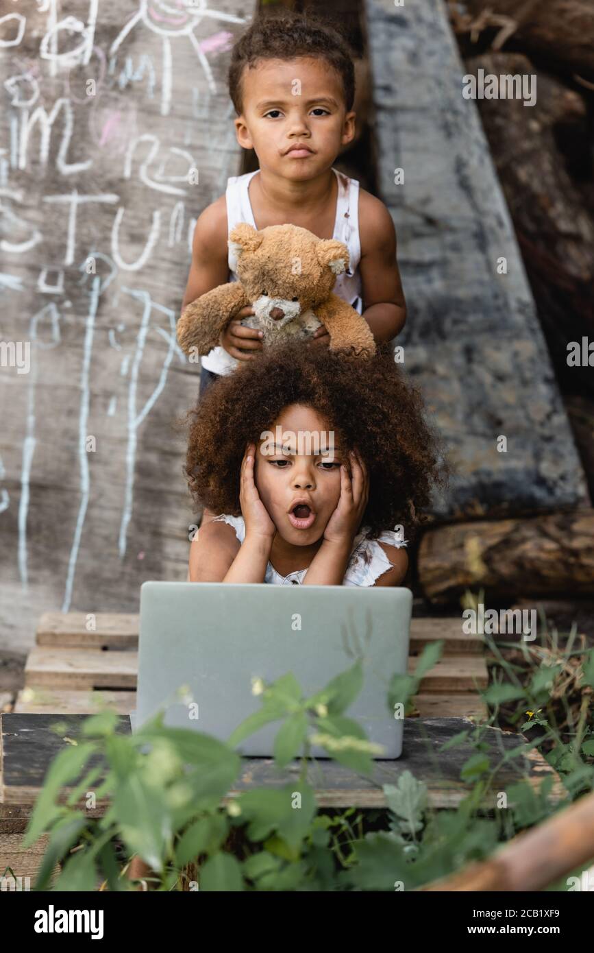Children on computer shocked hi-res stock photography and images - Alamy